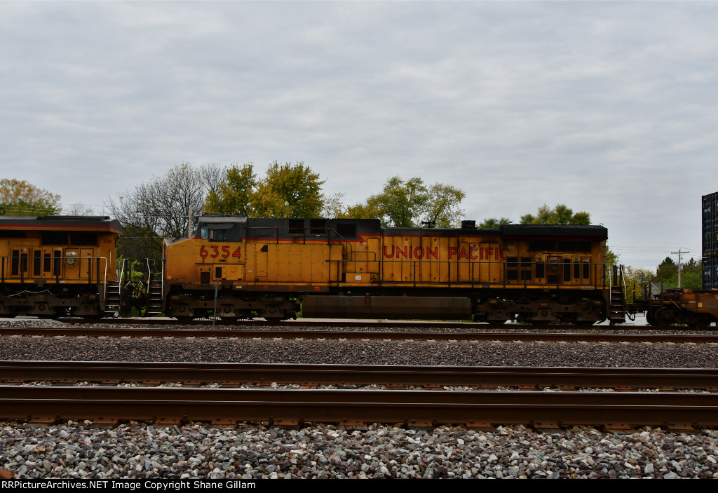 UP 6354 Roster shot.